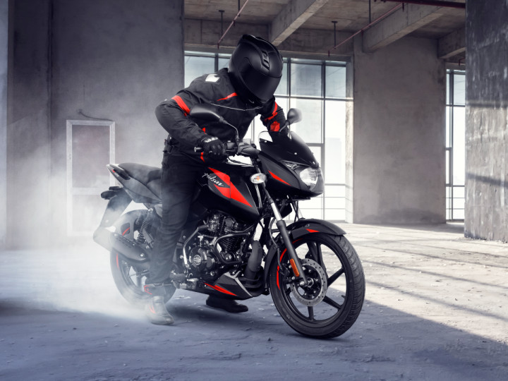 Bajaj Pulsar 125 Gets A Carbon Fibre Edition, Priced At Rs 89,254 ...