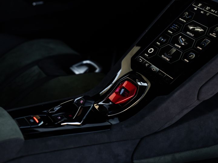 Lamborghini Huracan Sterrato Breaks Cover As The Toughest V10 Huracan ...