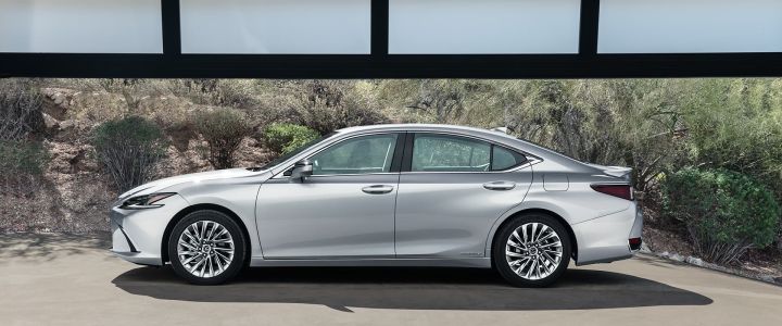 Updated Lexus ES 300h Launched With An Improved Cabin; Top 5 Things To ...