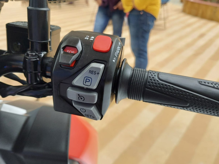 Hero Vida V1 Electric Scooter: Image Gallery - ZigWheels