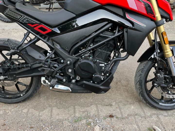 Keeway K300 N Reaches Dealerships: Image Gallery - ZigWheels