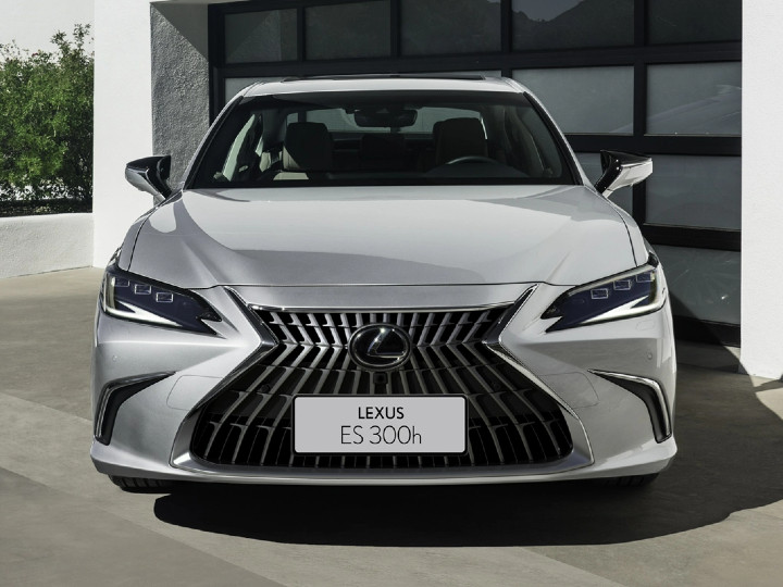 Updated Lexus ES 300h Launched With An Improved Cabin; Top 5 Things To ...