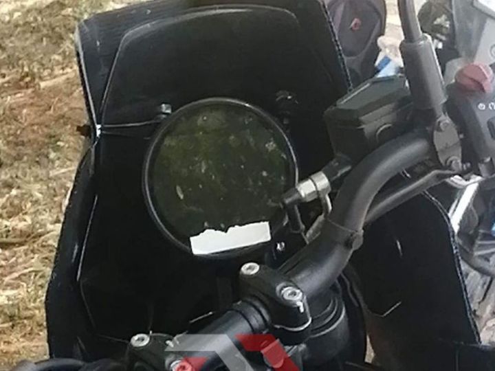 Royal Enfield Himalayan 450 Spotted Again: TFT Instrument Cluster ...
