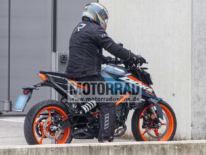 2023 KTM 390 Duke Updates Spied In 7 Pics - ZigWheels