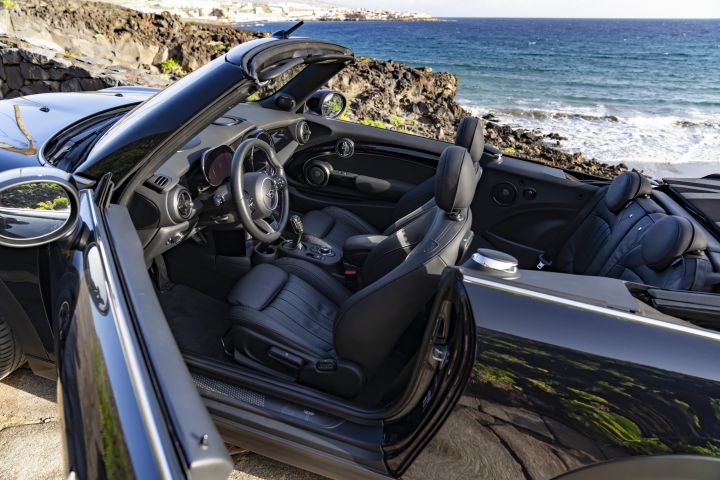 Mini Cooper SE Convertible Revealed, Limited Production And Exclusively ...