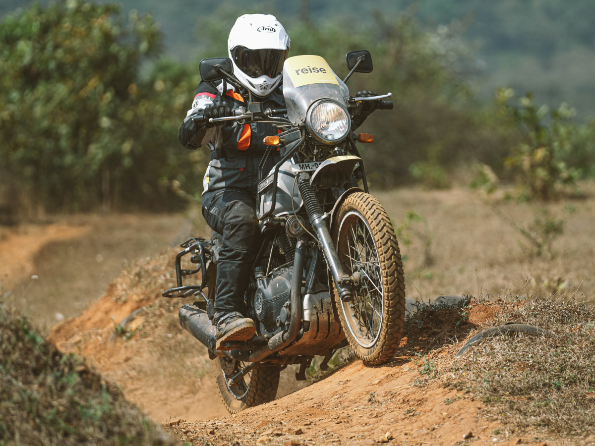 Reise Moto trailR Tyres - First Ride Experience - ZigWheels
