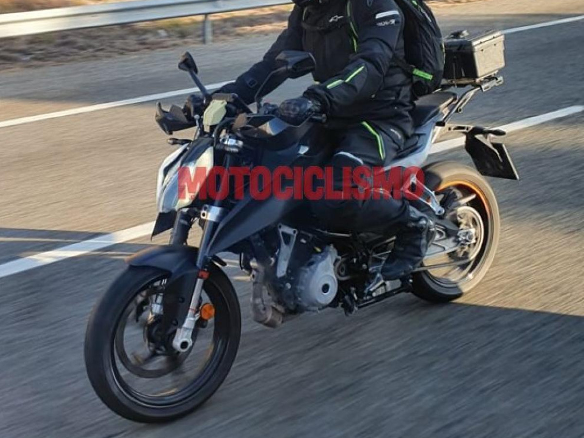 Upcoming 2023 KTM Duke Spied On Test; Clearest Look Yet Of Production ...
