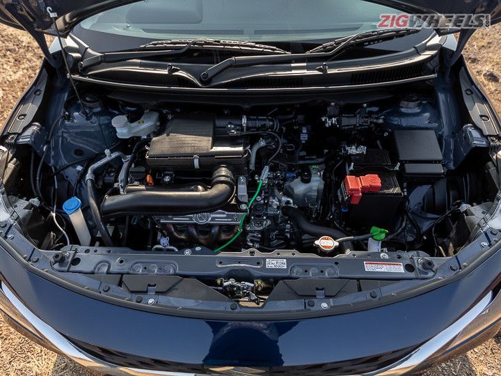 Maruti Fronx vs Baleno Compared In 10 Images - ZigWheels