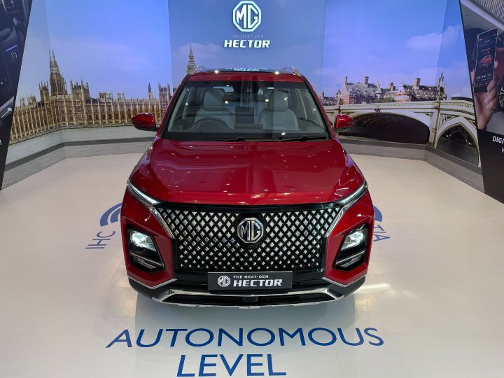 Facelifted MG Hector And Hector Plus Break Cover In India, All Details ...