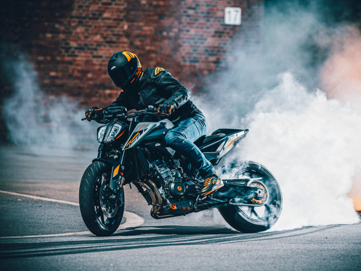 KTM 890 Duke, 1290 Superduke R, 890 Adventure India Launch Details ...