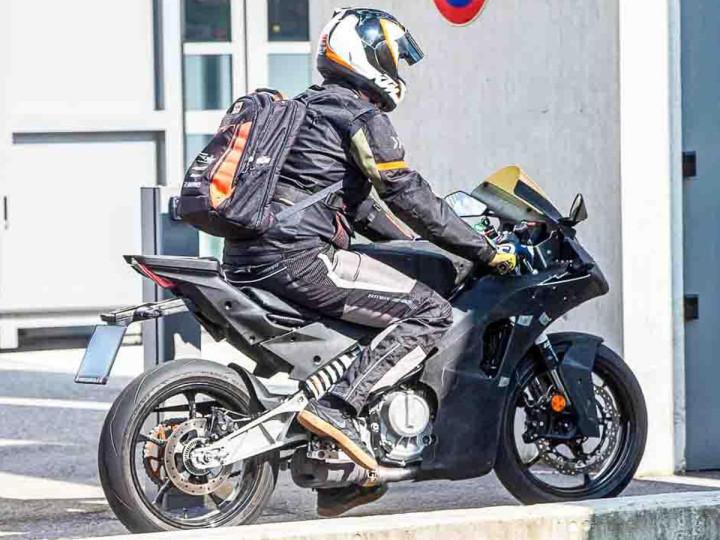 Next-gen KTM RC 390 And KTM RC 125 Spied On Test; Gets Old RC Design ...