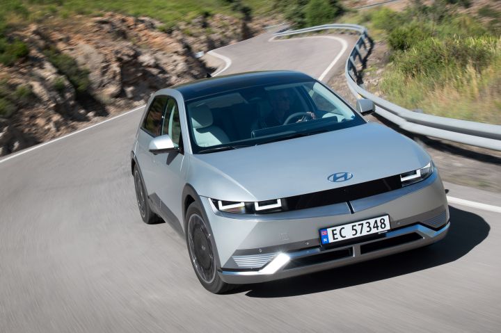 Hyundai And ChargeZone To Set Up 10 Ultra-fast EV Charging Stations In ...