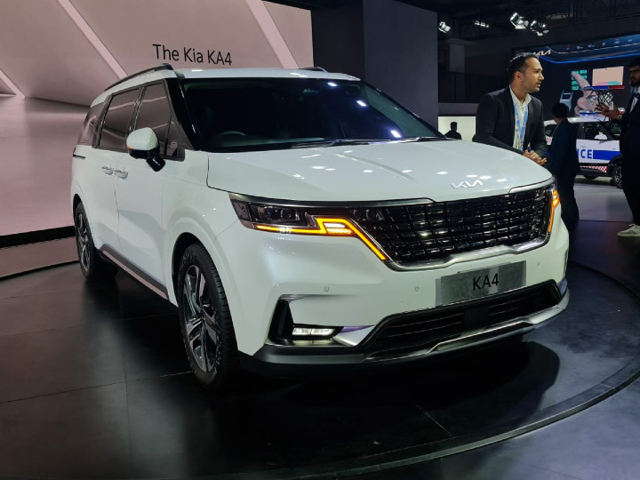 Auto Expo 2023: Next Generation Kia Carnival Revealed - ZigWheels