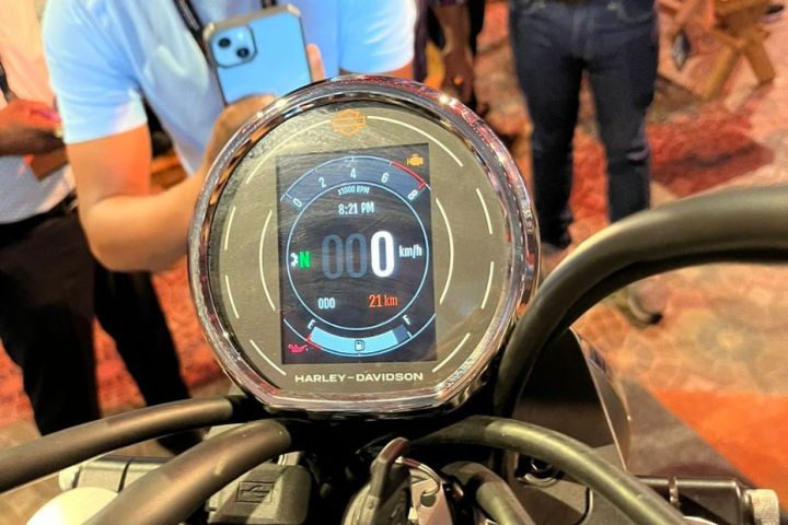 Harley-Davidson X440 vs Royal Enfield Classic 350 Compared In 7 Pics ...