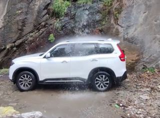 Mahindra Group to donate Rs Two crore for J&K flood disaster relief ...