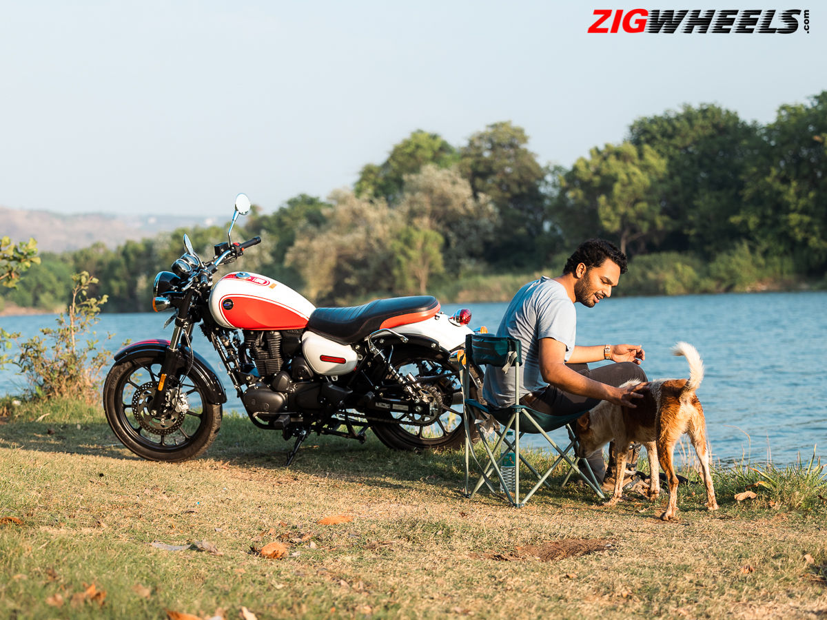 QJ Motor SRC500 Review: What The Royal Enfield Classic 500 Should Have ...