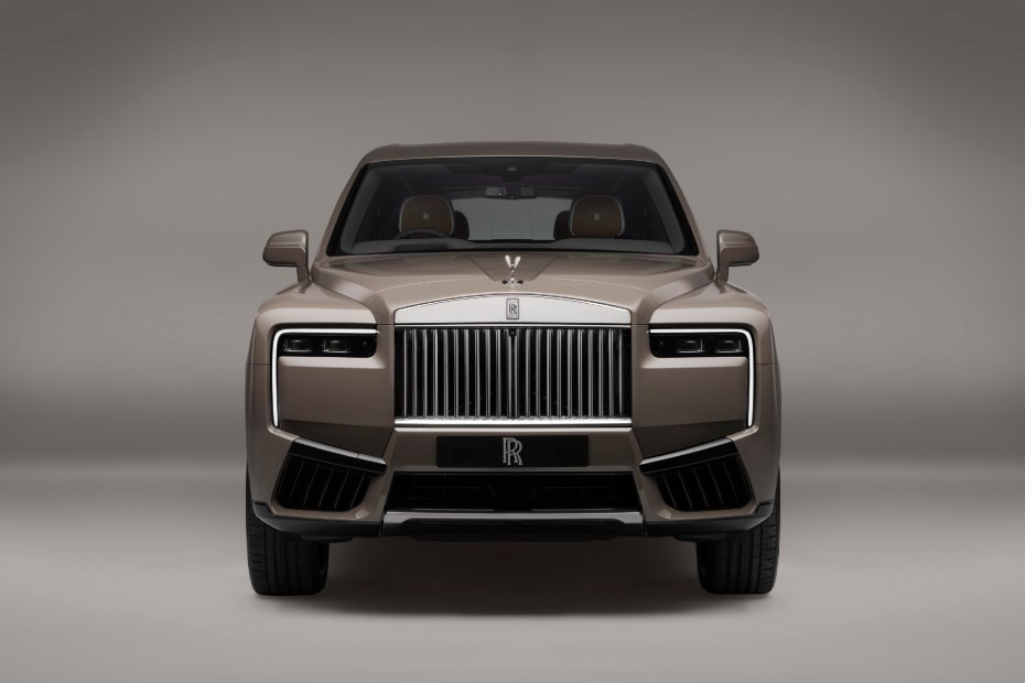 Rolls-Royce Cullinan Series II Revealed, Gets Tweaked Exterior, Nature ...