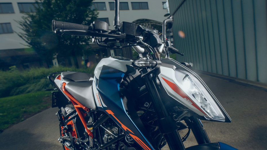 BREAKING NEWS: KTM Duke 160 Launched In India, Yamaha MT 15 Rival ...