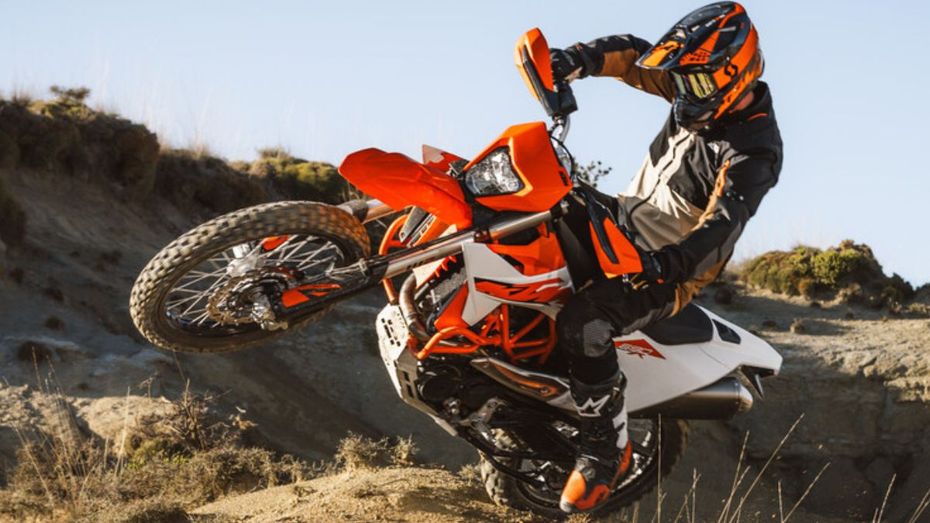 2026 KTM 690 Enduro R & 690 SMC R Unveiled: Most Powerful Single ...