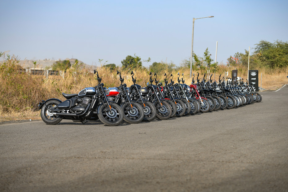 Jawa 42 FJ, BSA Gold Star 650 Track Ride Experience - ZigWheels