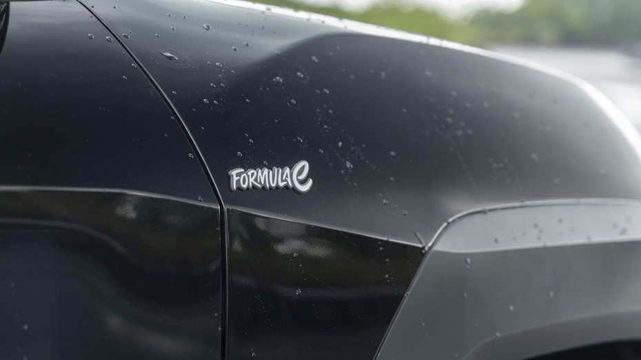Mahindra BE 6 Formula E Edition Explained In 13 Real-life Images ...