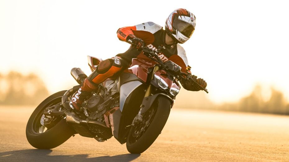 BREAKING: 2025 Ducati Streetfighter V2 Launched: Trades Firepower For ...