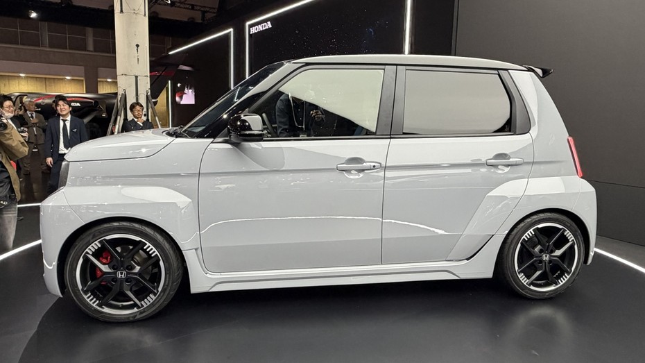 Japan Mobility Show 2025: Honda Super One Prototype EV Revealed; A Cool Funky-Looking Electric ...