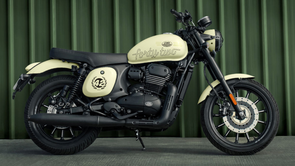 Breaking News: Jawa 42 New Ivory Colour Launched - ZigWheels