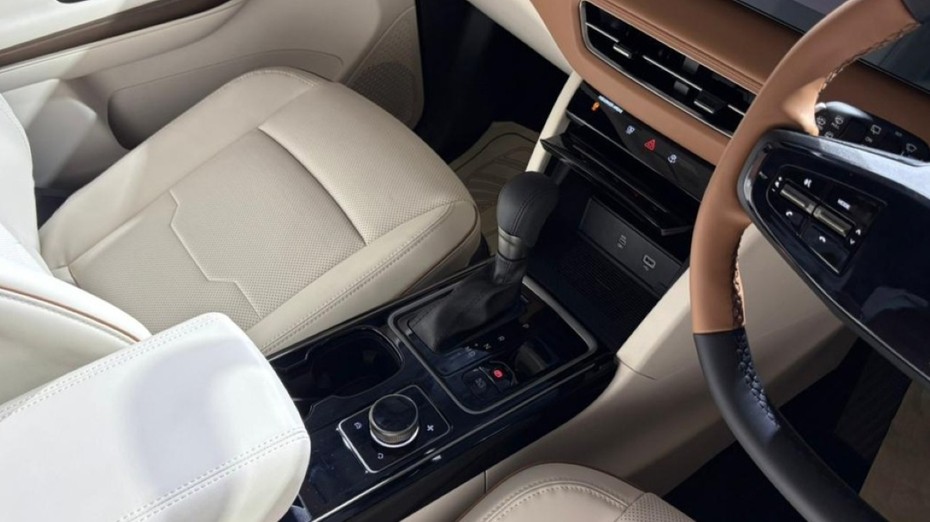 Here Is The Mahindra XUV 7XO’s Interior Detailed In 9 Real-life Images ...