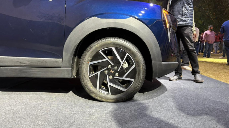 2026 Mahindra XUV 3XO EV Launched At Rs 13.89 Lakh: Price, Variants ...