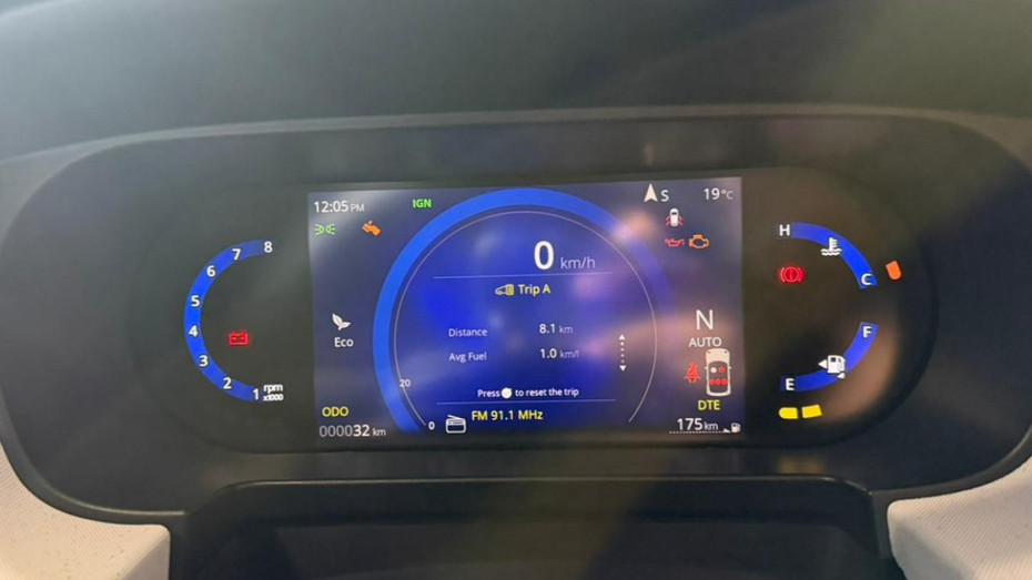 2026 Tata Punch Facelift First Time Features: 360 Degree Camera, Blind ...