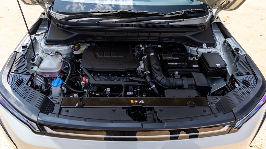 Kia Carens Clavis HTE (EX) Variant Launched, Now Gets Sunroof With 1.5 ...