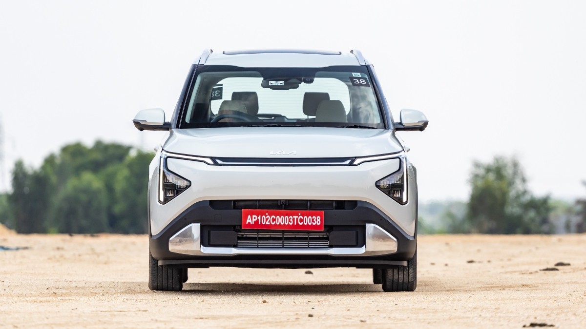 Kia Carens Clavis HTE (EX) Variant Launched, Now Gets Sunroof With 1.5 ...