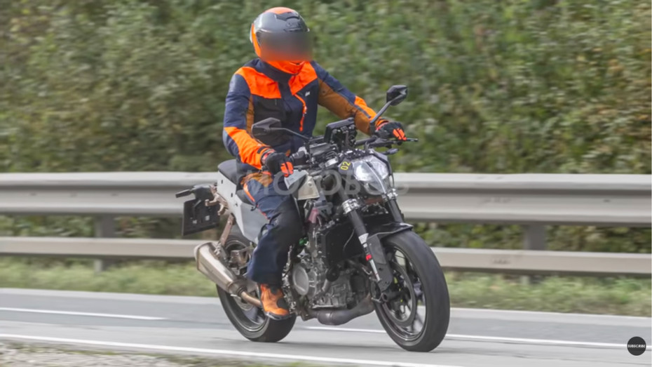 Upcoming KTM 490 Duke Spotted Testing - ZigWheels