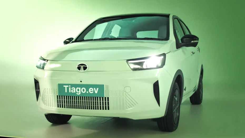 2026 Tata Tiago Facelift And 2026 Tata Tiago EV Facelift Launch ...