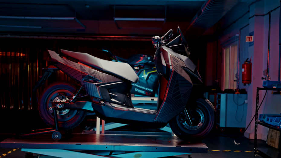 Ultraviolette Tesseract e-Scooter Launch Pushed To January 2027 - ZigWheels