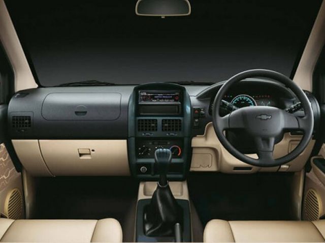 Chevrolet Tavera Images, Tavera Interior & Exterior Photos, 360 View ...