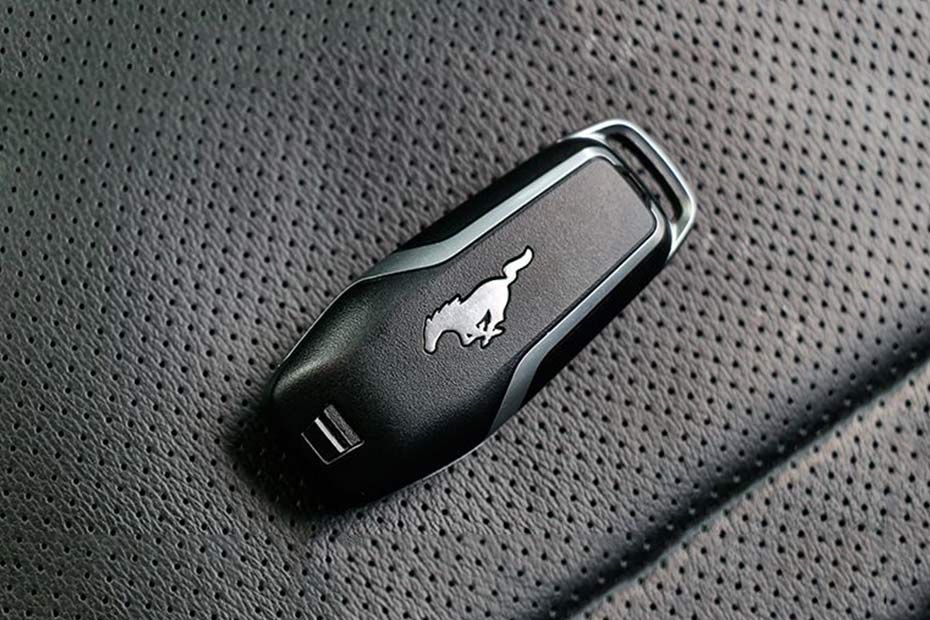 Ford Mustang Images, Mustang Interior & Exterior Photos, 360 View ...
