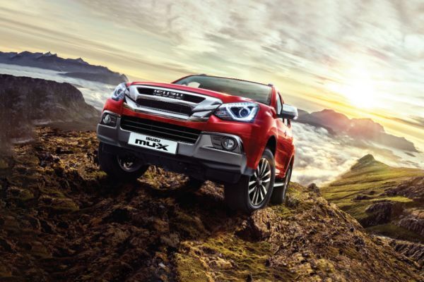 ISUZU MU-X 2017-2020 Price, 4x4 SUV, 7 Seater Images, colours, Reviews ...