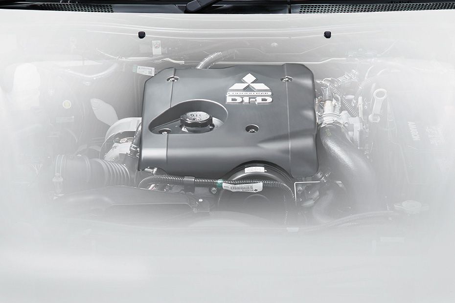 Mitsubishi Pajero Sport Images, Pajero Sport Interior & Exterior Photos ...