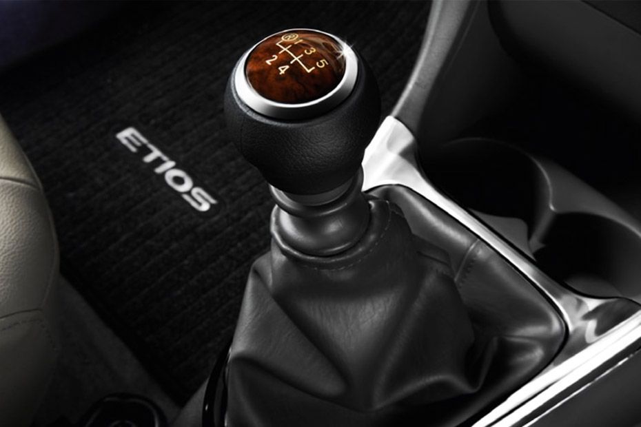 Toyota Platinum Etios Images, Etios Interior & Exterior Photos, 360 ...