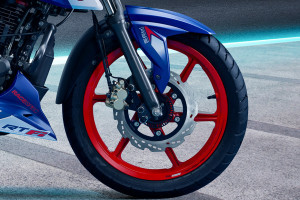 TVS Apache RTR 160 4V Pearl White Colour