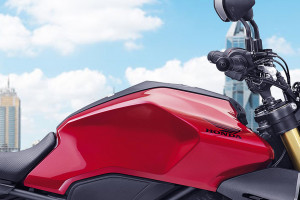 Honda CB300R Price, Images, colours, Mileage & Reviews