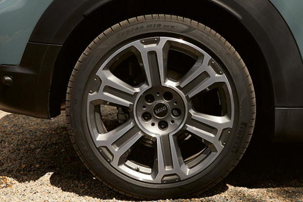 MINI Cooper Countryman Shadow Edition - On Road Price, RTO, Insurance ...