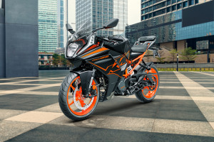 KTM RC 125 Price, 41kmpl mileage, images, colours & Reviews
