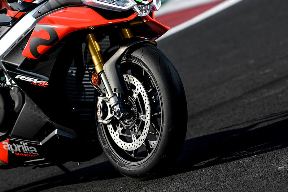 Aprilia RSV4 Images, RSV4 Photos & Videos, 360 view