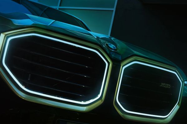 BMW XM xDrive - 4x4 SUV On Road Price, RTO, Insurance, Features ...