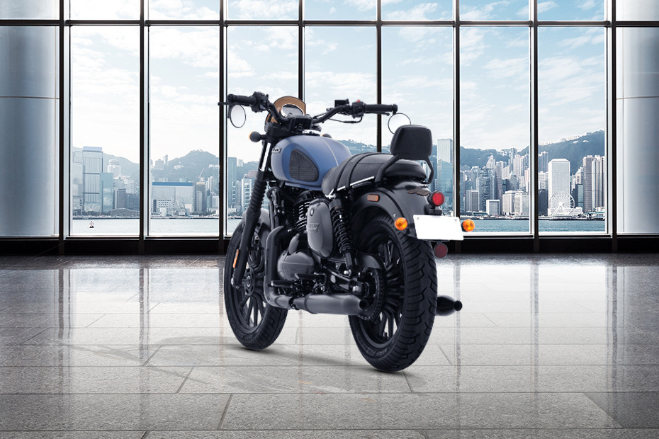 2022 Yezdi Roadster vs Royal Enfield Meteor 350: Photo Comparison | BikeDekho