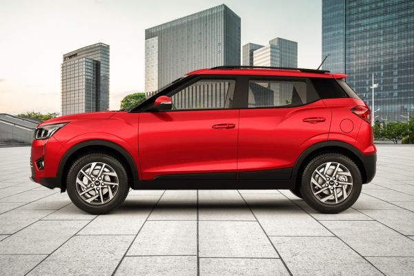 Mahindra XUV300 W6 AMT Diesel BSIV - On Road Price, RTO, Insurance ...