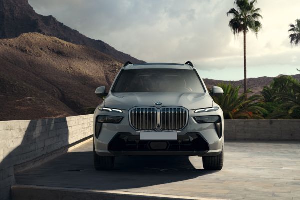 BMW X7 xDrive40i M Sport Signature - On Road Price, RTO, Insurance ...
